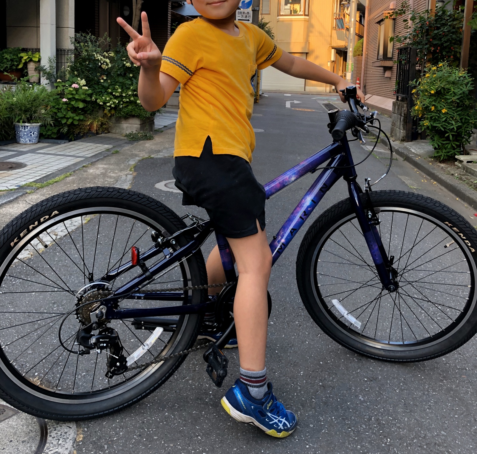 【レビュー】マリンのキッズバイク DONKY JR24 / 限定カラーで小学生の息子も超お気に入り。 | コダワリモノ